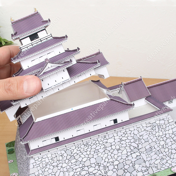 Origami Architecture: Papercraft Models Of The World's Most Famous ...